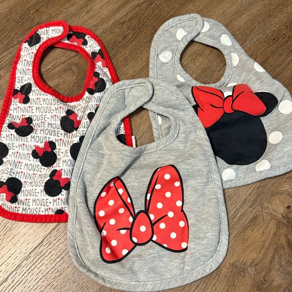 Disney | Accessories | Disney Minnie Mouse Bib Set Red Black And Gray ...